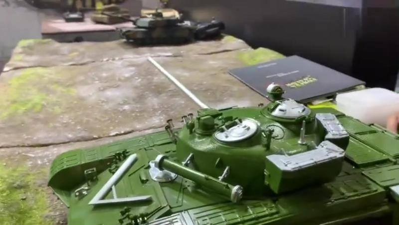兵器影像「超话」香港FOV新出品T-72遥控坦克,可以发射BB弹,金属...