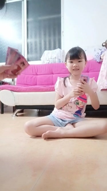 育儿录～亲子游戏叶罗丽卡片排长龙