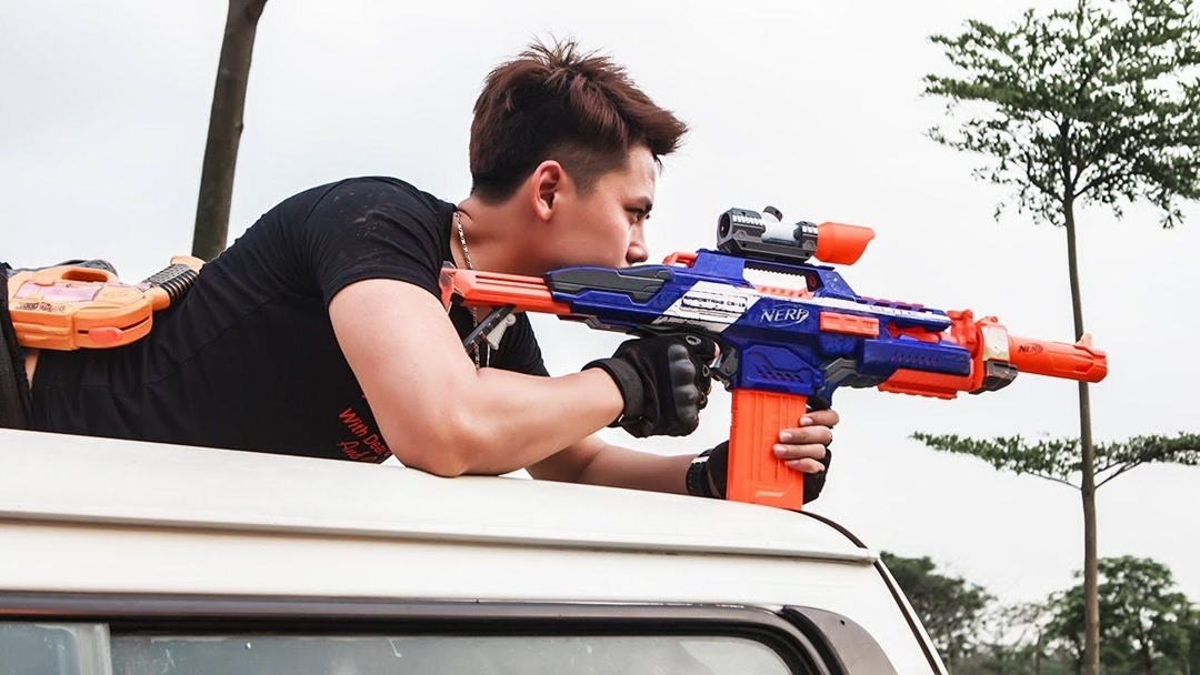 真人CS:狙击手的威力!