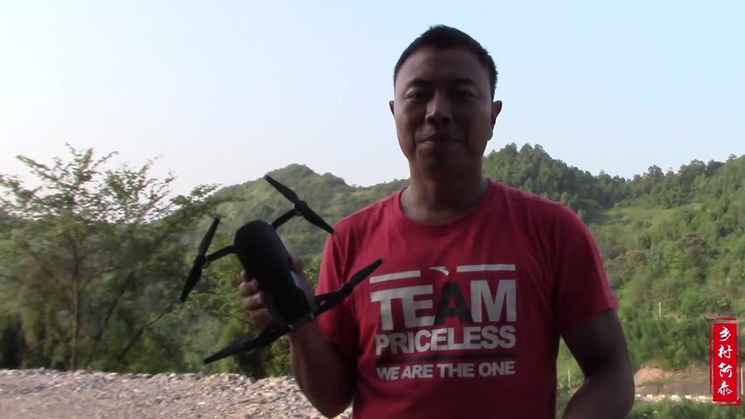 小哥实测大疆无人机，在农村最高能飞500米！拍摄的画面好壮观
