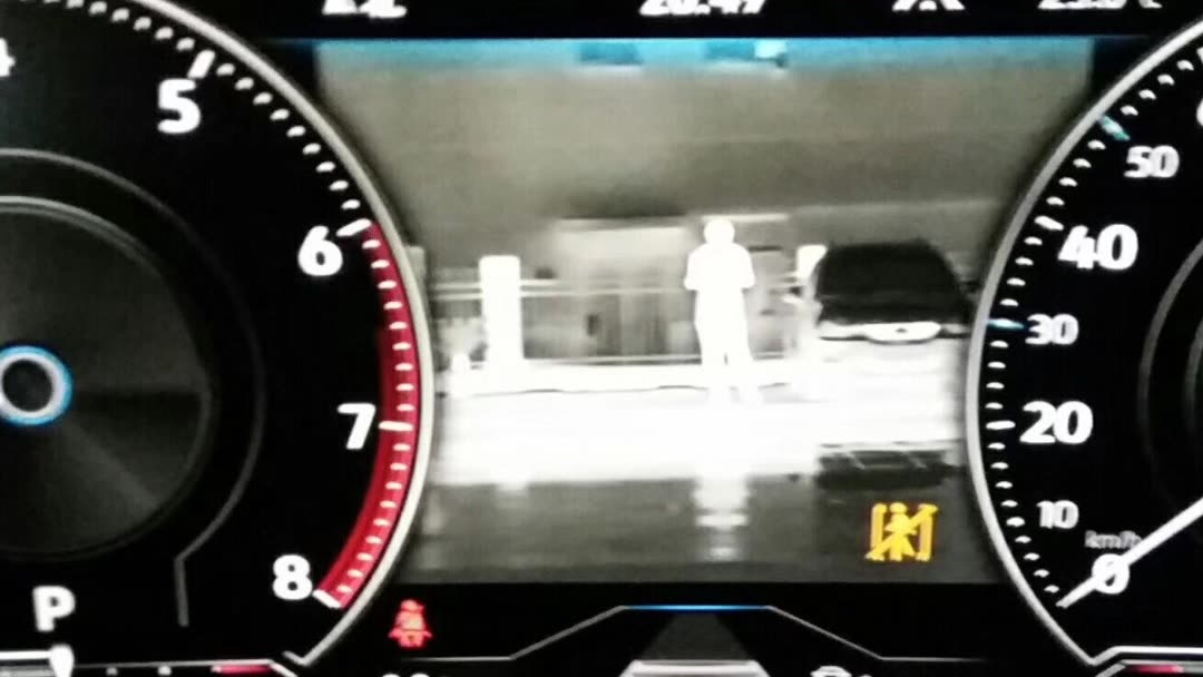 19款大众途锐改装升级自动夜视热成像案例