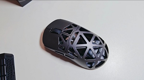 性价比之王,299元白菜价,8K杀手,超轻镁合金镂空游戏鼠标迈从AX5 ...