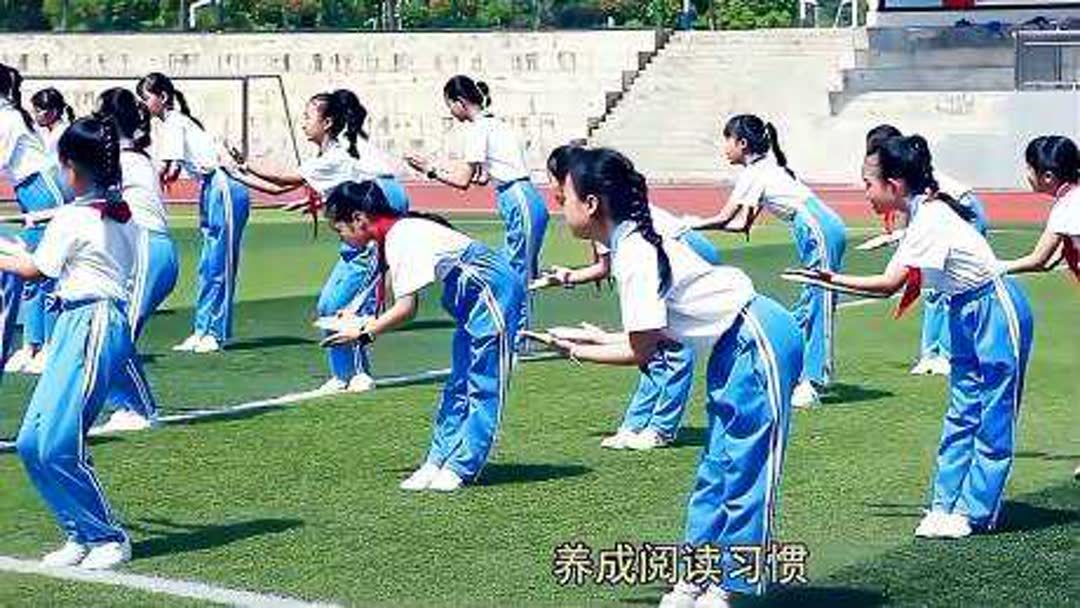 创意大课间《中小学生守则之歌》,湖南娄底一学校又火了,羡慕吗