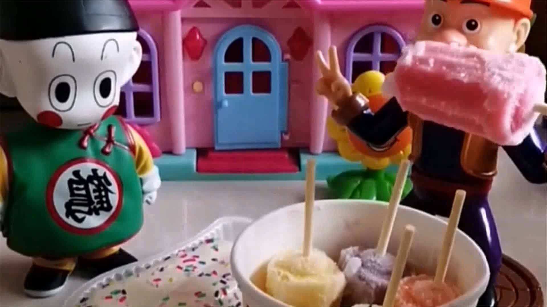 玩具动画:刚要吃一口美味的冰激凌,发现光头强有好多冰激凌