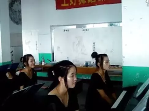 临沂新世纪幼师11级2班家长会 班主任蒋花花老师讲话