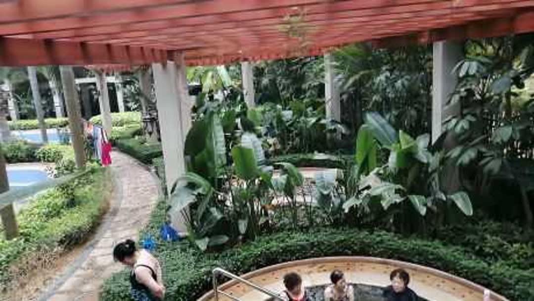 海南我们的家一C区游泳池和温泉泡澡