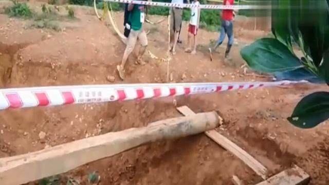 这样搭木桥,车子能开过去吗?看看是不是老司机