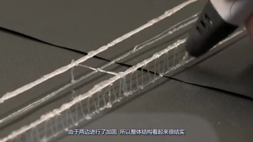 哪种形态的桥结构更坚固?小伙用打印笔制作模型,实测后得到结果