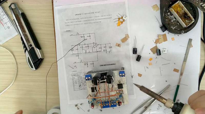 一个流传已久的简单功放电路,今天再次制作,回忆满满