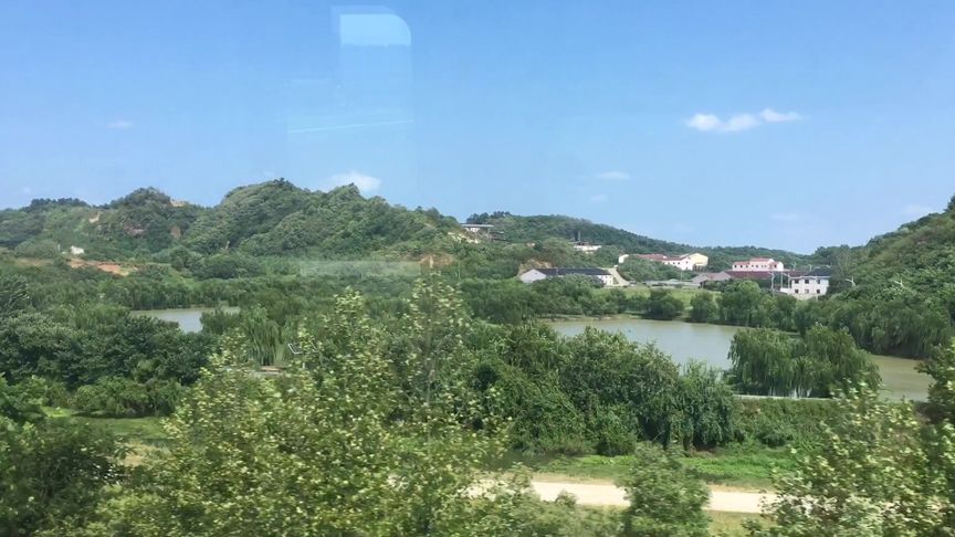 乘地铁去南京火车站,江宁区这么大面积都是农村,发展空间巨大啊