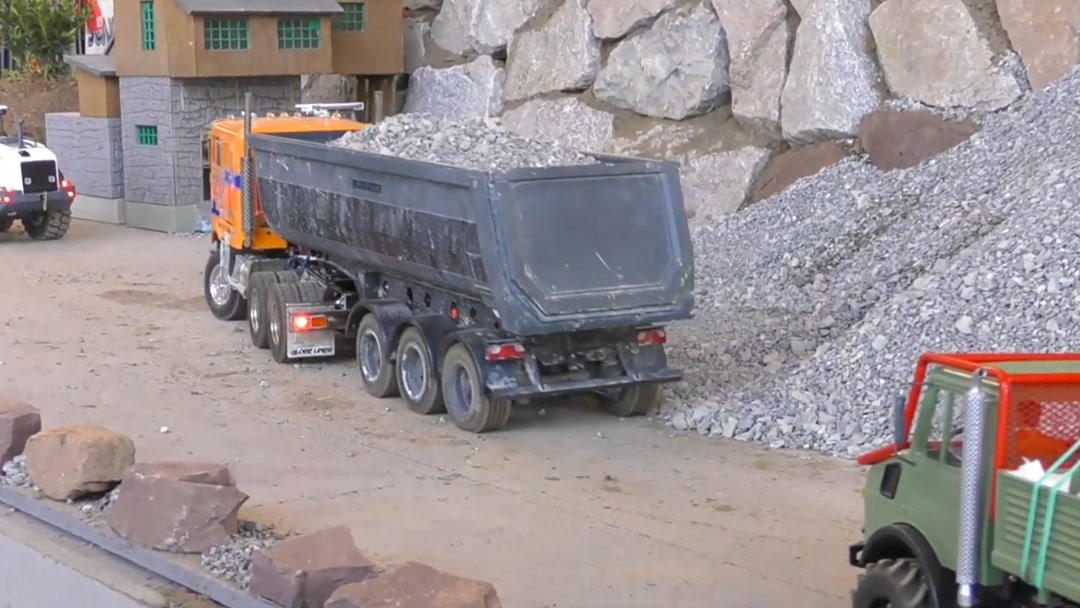 RC模型:这汽车有点不一样,操控起来没毛病,长见识了