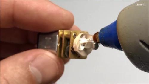 牛人自制电动遥控卡车,制造简单,玩起来挺炫酷!