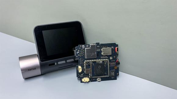 拆解小米生态链70迈行车记录仪,这做工和用料是真不错!