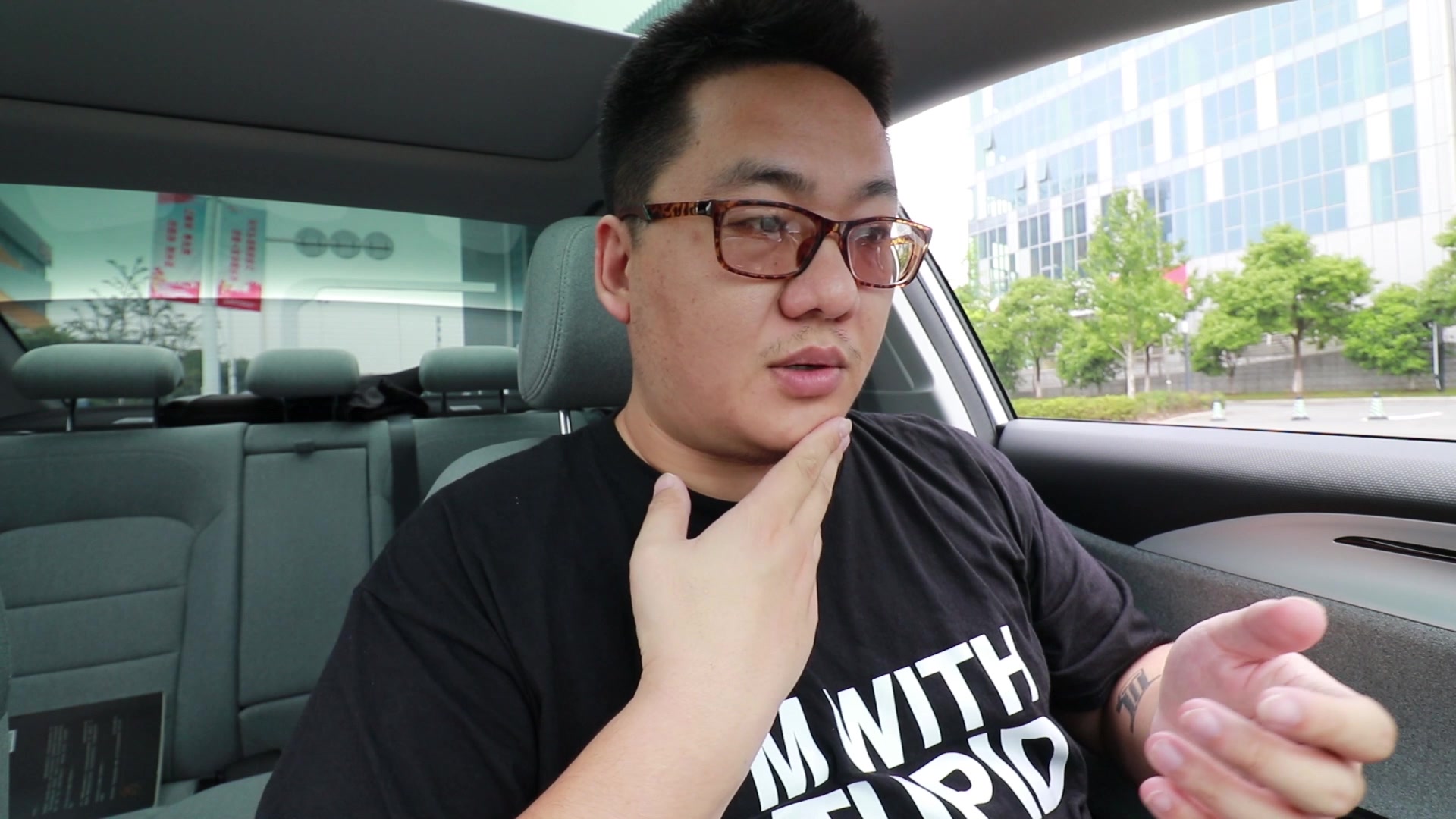 吉利几何A1500公里使用感受(对比WEY VV6)