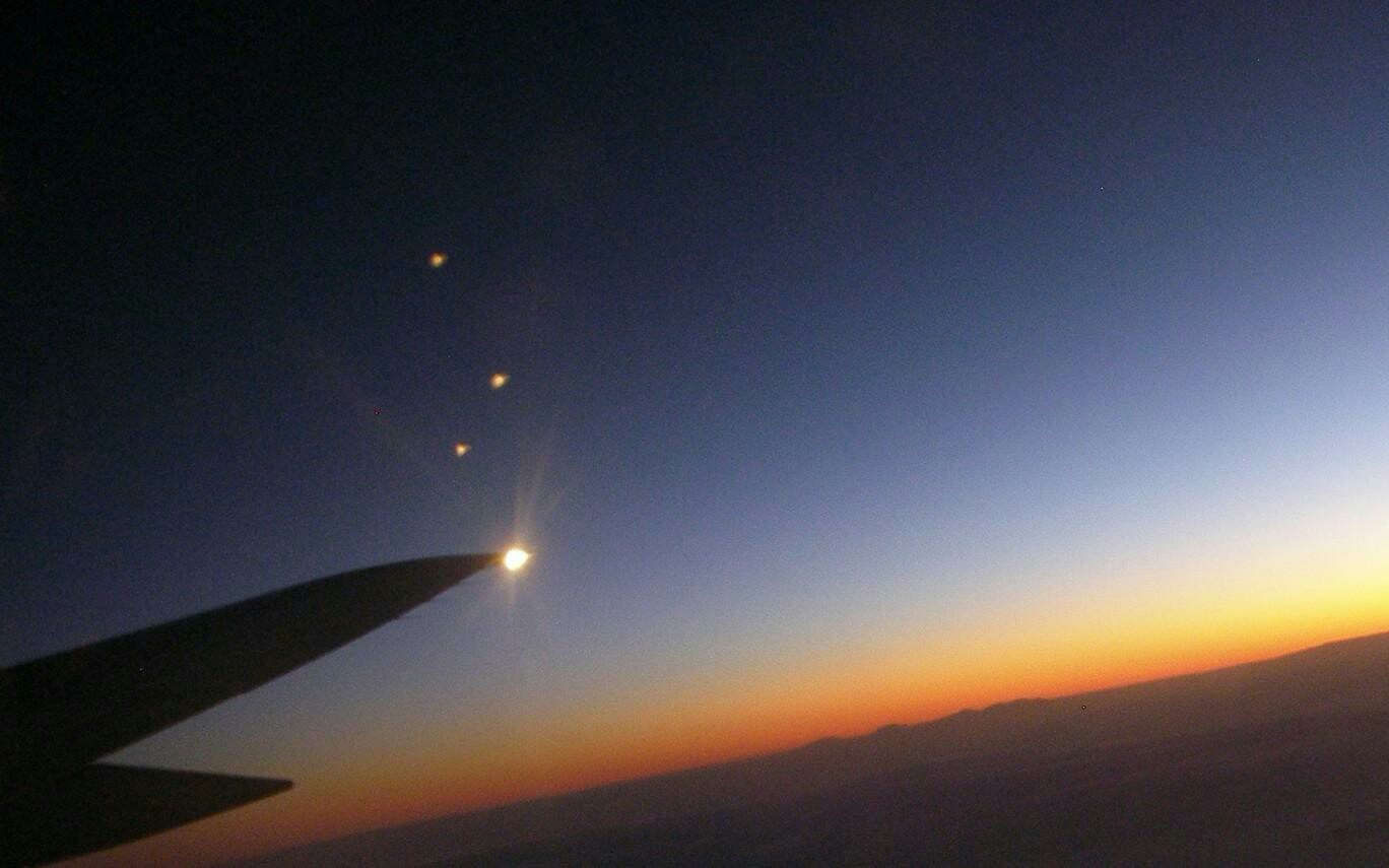 【不明飞行物】惊了7月18号晚上多地出现不明飞行物