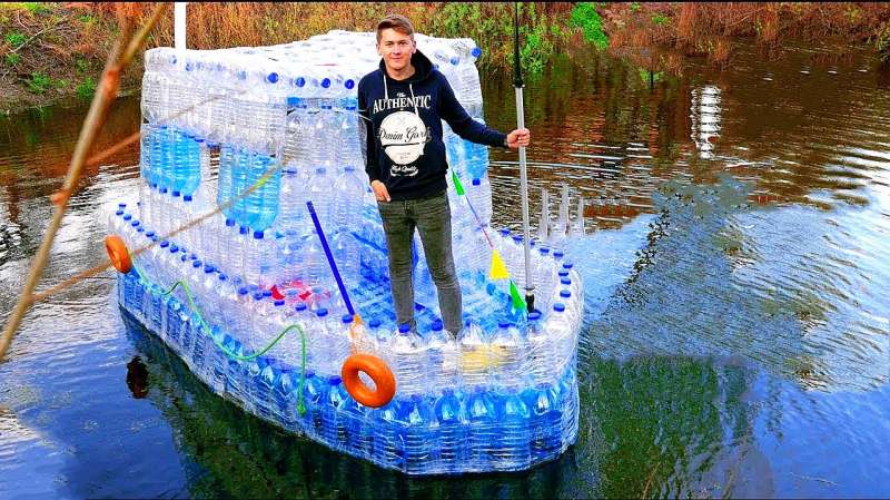 高中生用200个矿泉水瓶,制作了一条船,入水后所有人都惊呆了