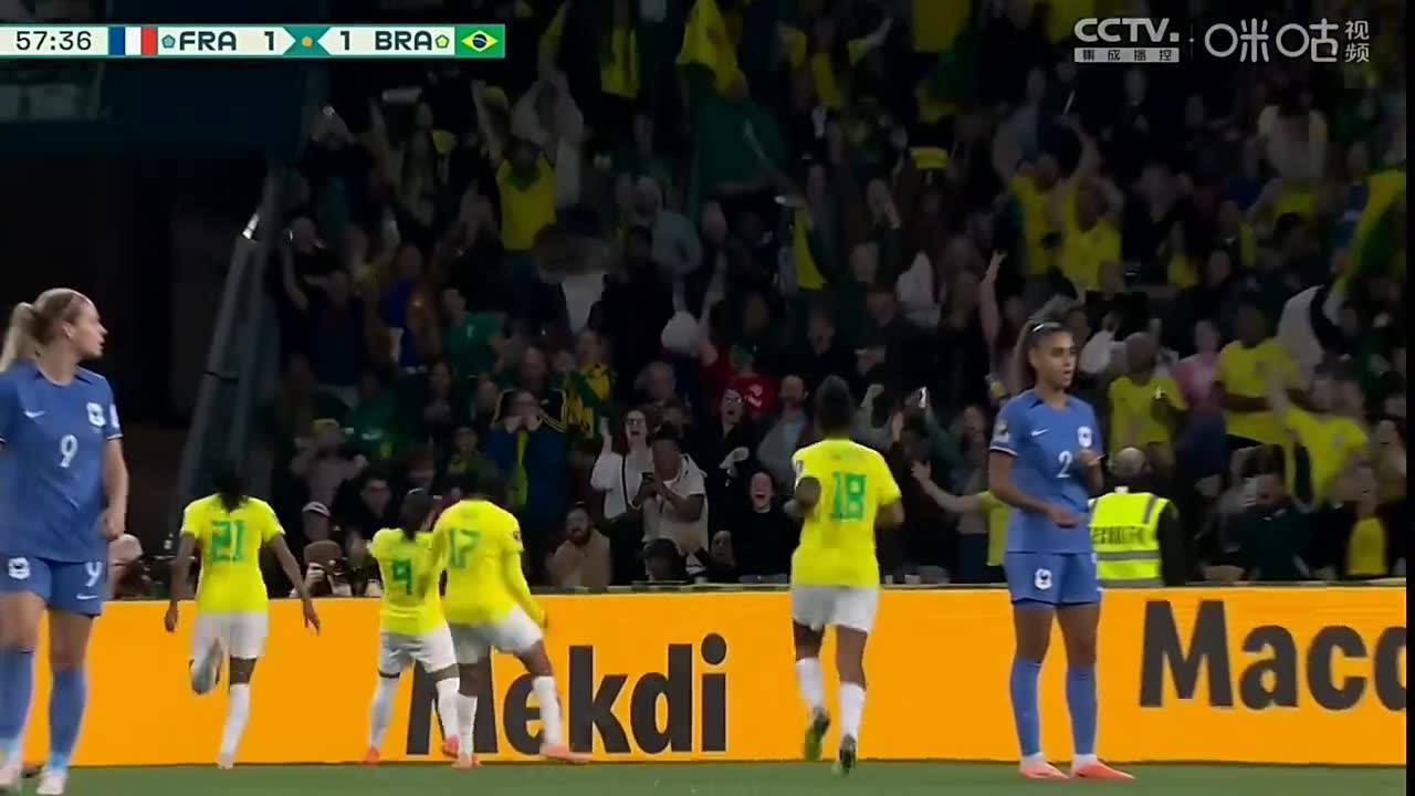 桑巴军团德比尼亚破门!女足世界杯:法国vs巴西,扳平比分!
