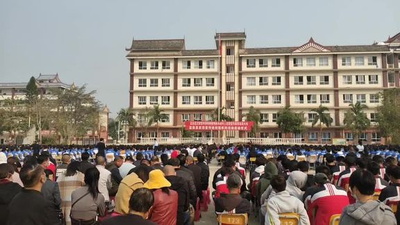 法制反恐宣传走进校园