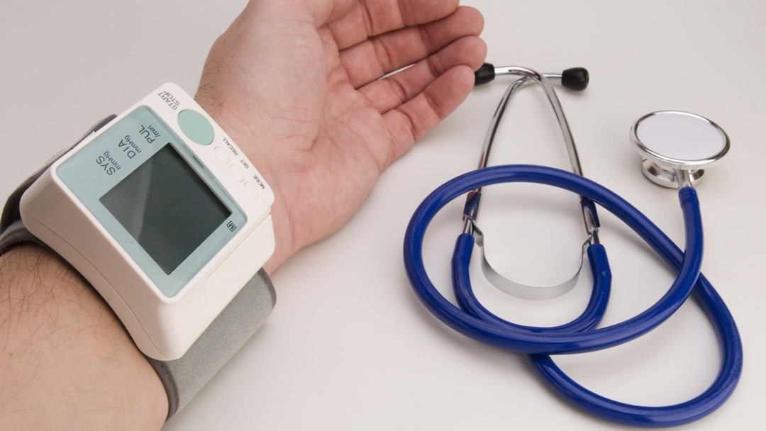 低压高的原因及治疗方法有哪些?