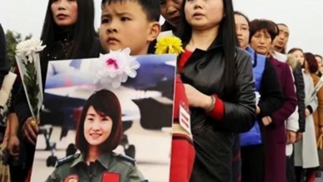 沉痛悼念余旭战友,烈士余旭魂归故里三万人夹道迎接
