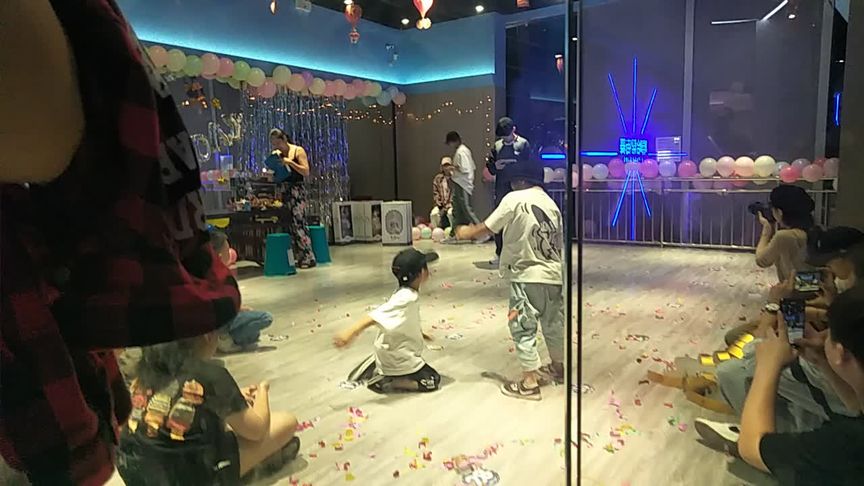 #生日会活动 指导老师一:忠原老师