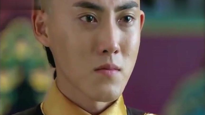 还珠格格_五阿哥和皇上告别要去找小燕子,依依不舍相拥而泣!