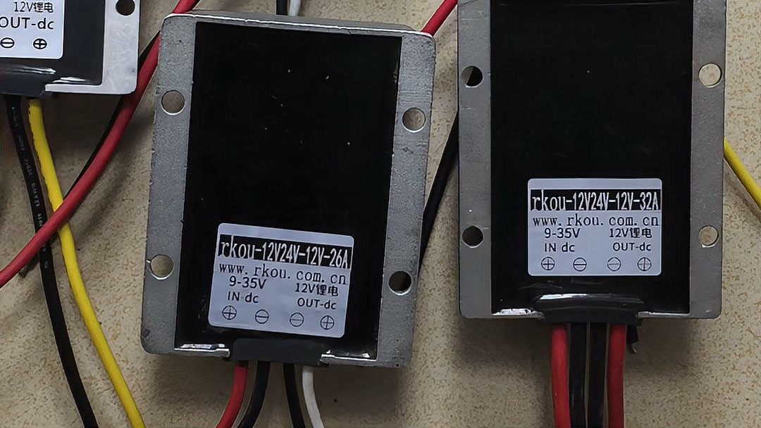 12伏锂电池充电器,输入直流12伏或24伏,输出给12伏锂电池充电