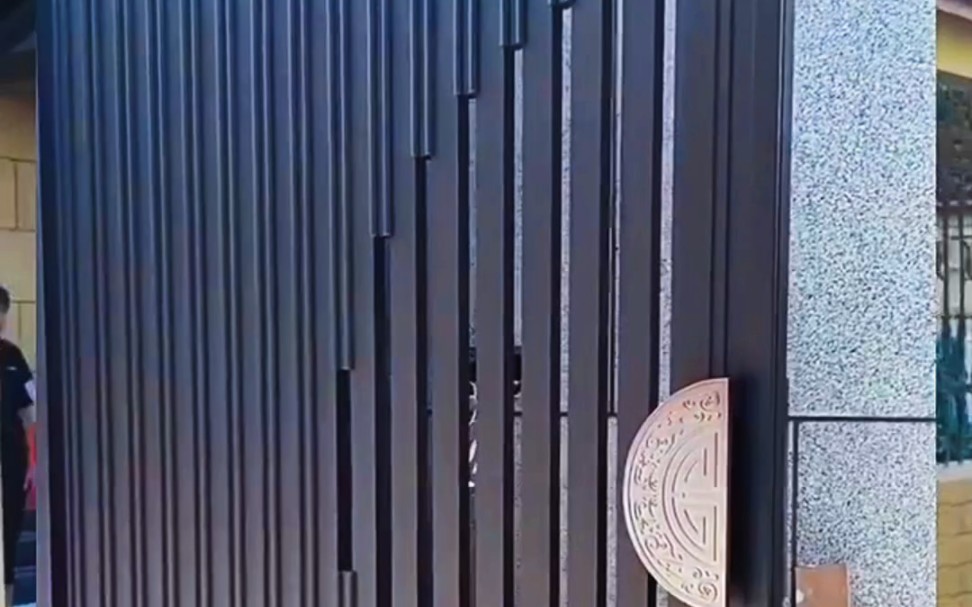 ...家居风格。智能感应:搭配不同门禁系统,实现自动开关门,便捷实用。