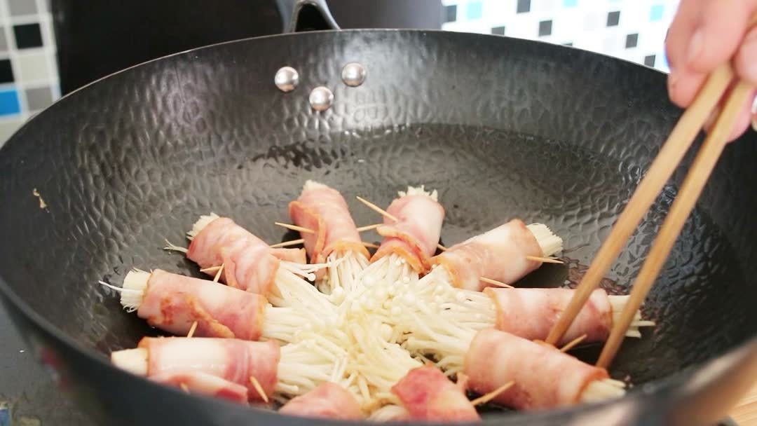 金针菇最好吃的做法,很适合喜欢吃烧烤的朋友,先收藏了