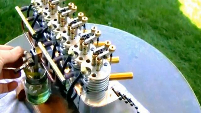 组装打造模型燃油发动机,启动时候确定不会脱皮吗