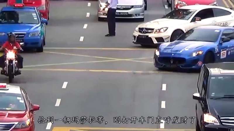 汽车:误入迪拜废弃停车场,捡了辆玛莎拉蒂,刚开车门就被震撼了