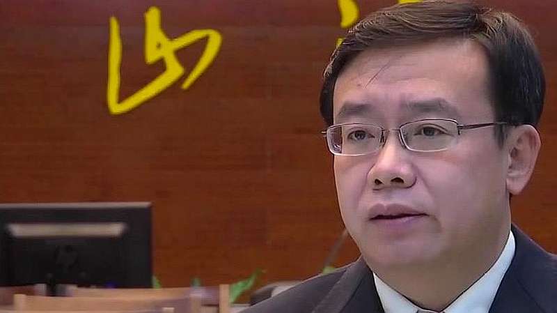 法院开庭审理案件,听完男方提供完证据,想说女方真不要脸