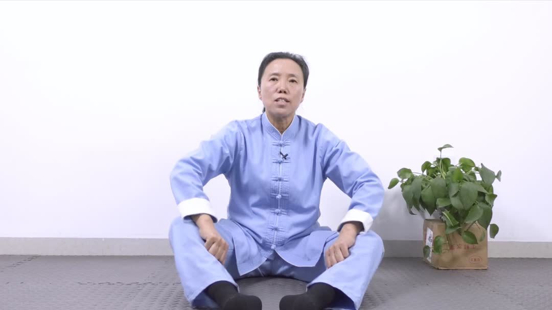 预防血管硬化,这样敲肝经,每天15分钟,缓解血管硬化,预防中风