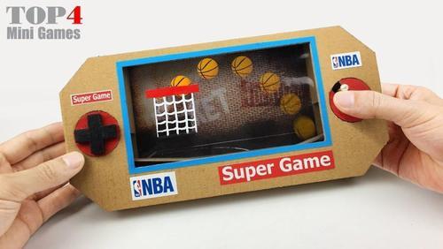 牛人用卡纸自制有趣的游戏机,孩子在家就可以玩的很嗨!