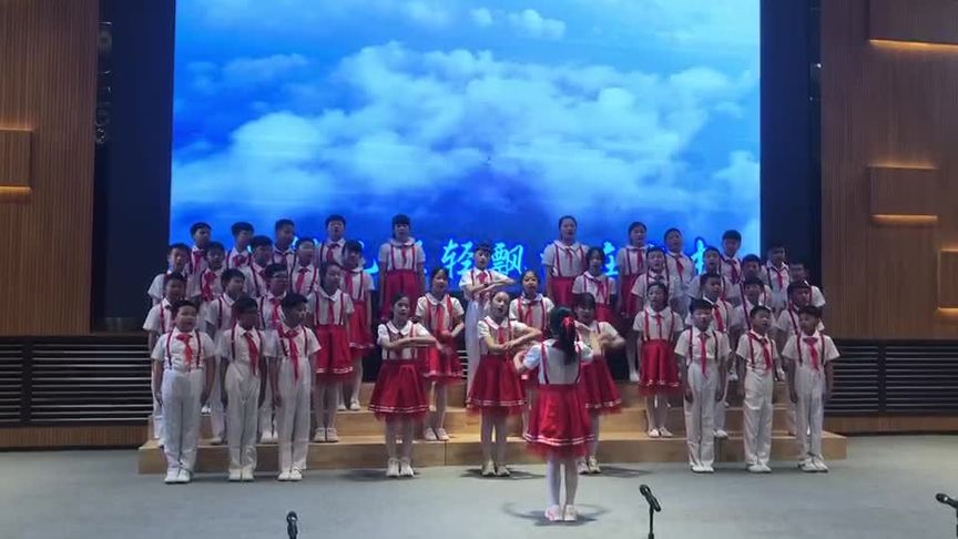 ߑ�ߏ�ߑ�ߏ�#让我们荡起双桨大合唱#演出现场 #dou➕热门