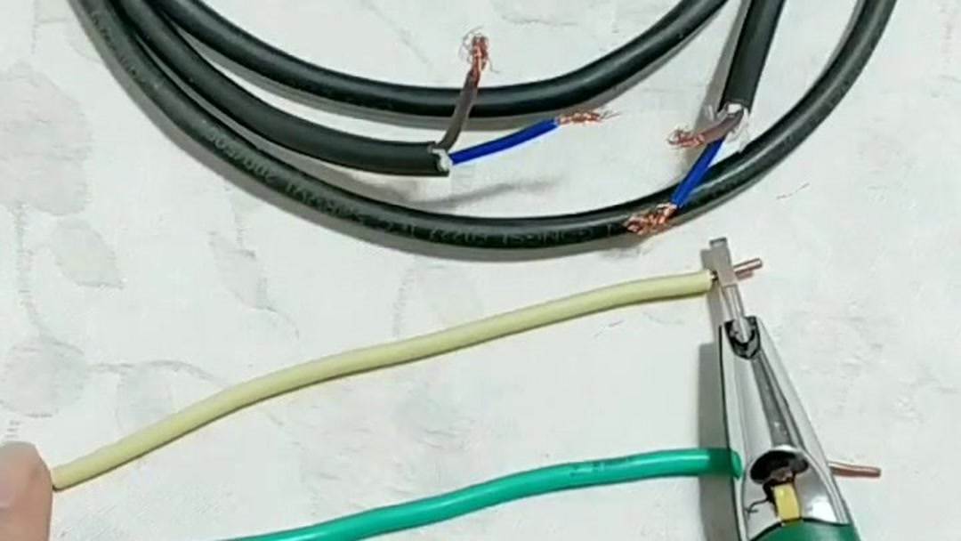 只有一根电笔,怎么判断线路通断?老电工演示给你看,实用电工技术!