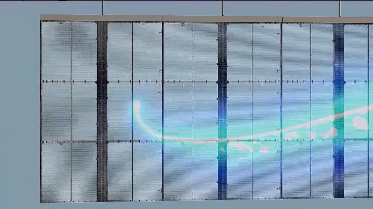 LED透明屏安装视频 吊装及橱窗固装演示