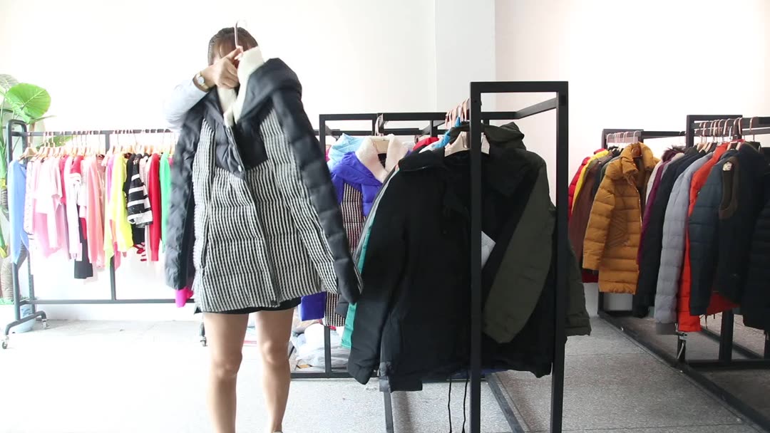 羽绒服35元一件50件起批-95期