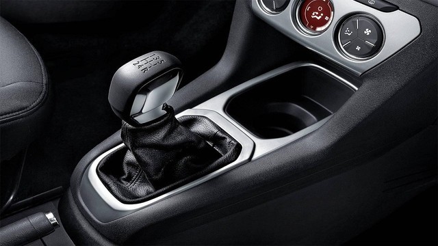 汽车发动的时候用什么档位是正确的?包括P档和N档都可以吗?