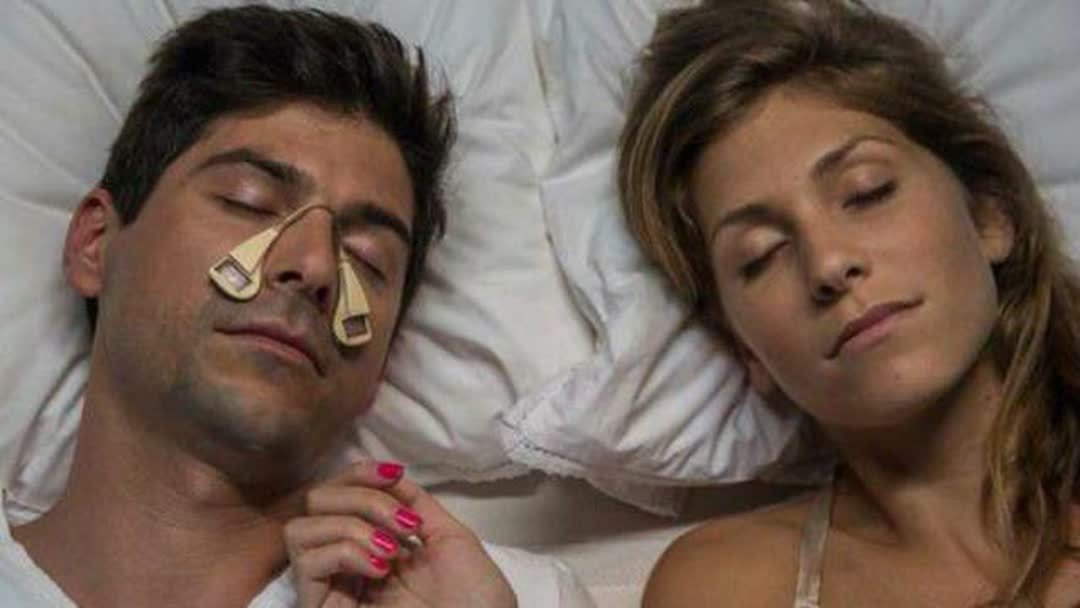 黑科技鼻贴,物理方法止鼾,被呼噜声吵醒的你有救了