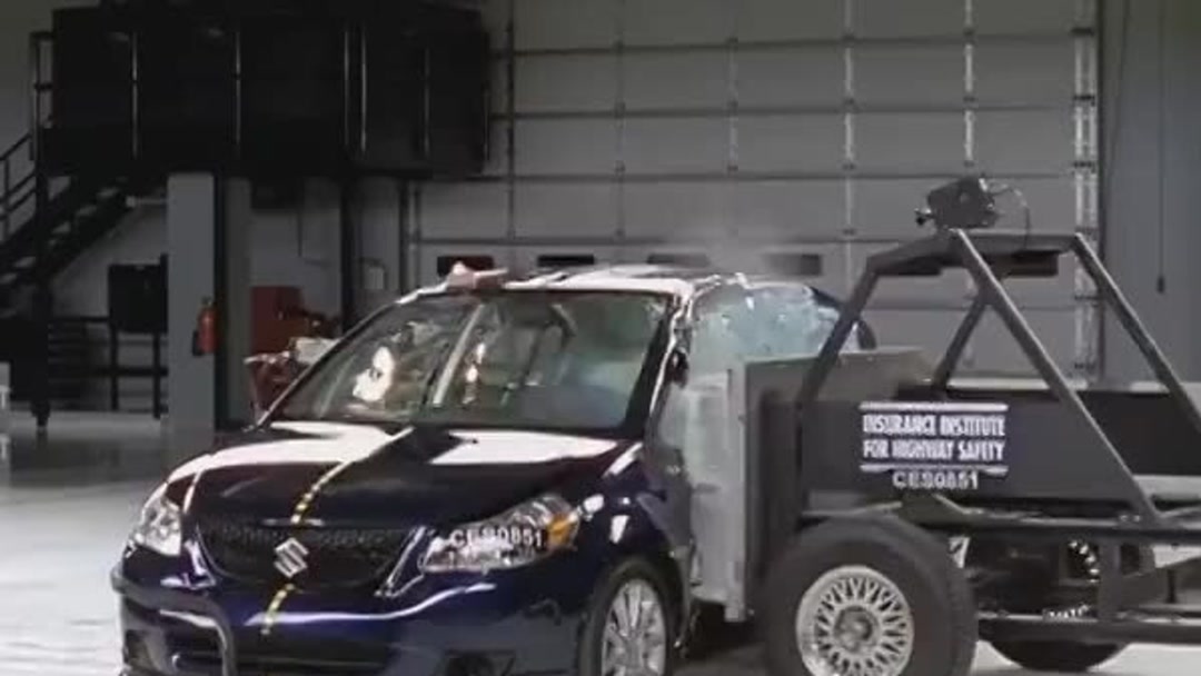 汽车碰撞测试视频 2008 铃木 SX4 侧面碰撞测试