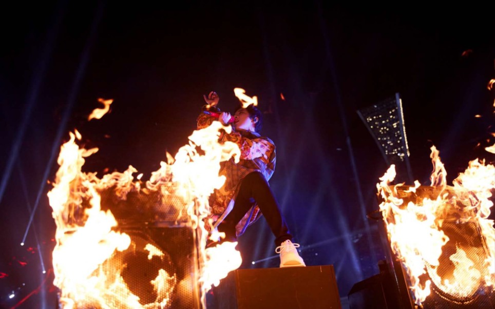 2019-2020 跨年演唱会 华晨宇 好想爱这个世界啊➕七重人格➕新世界