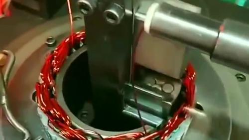 发电机的线圈,想不到是这么做的!这机器真牛啊!