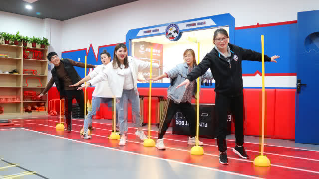 体能测试2:小伙伴体能挑战,结果竟"争先恐后"比拼,逗