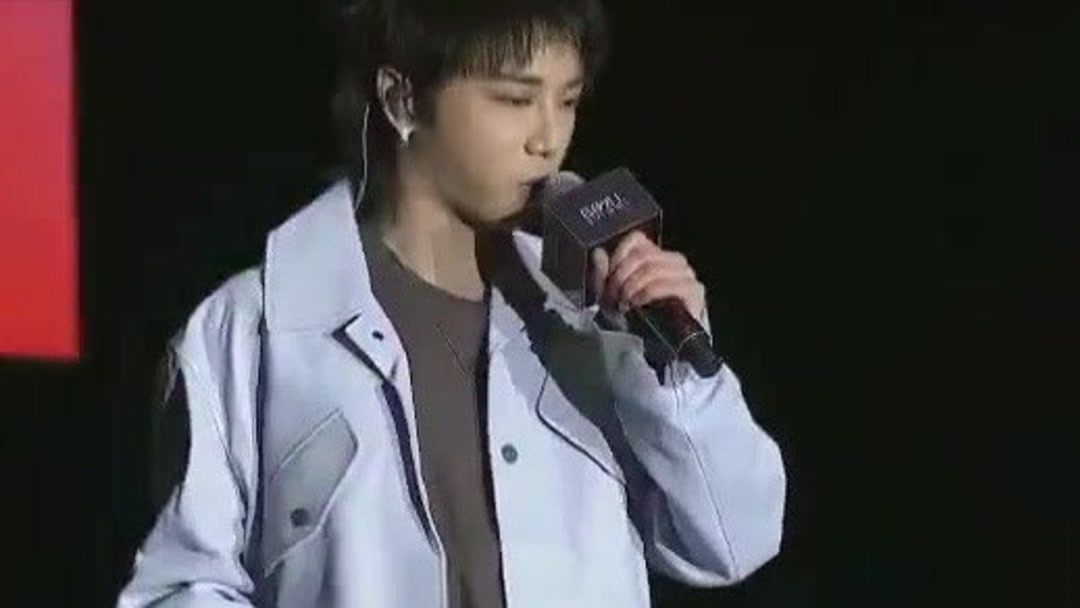 华晨宇年度最佳歌手压轴《我管你》燃炸现场!好久没听花花唱歌!