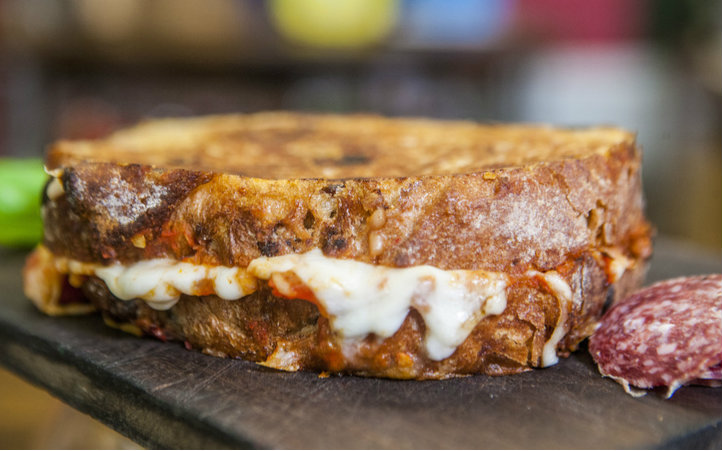 [SORTEDfood]史诗级的烤芝士面包