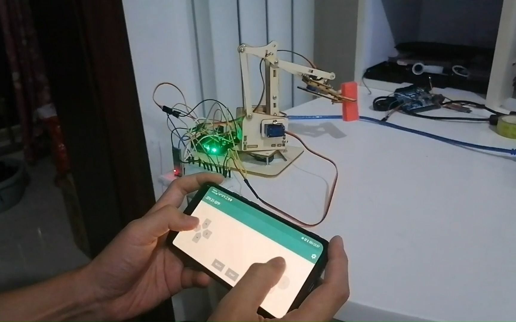基于Arduino的智能机械臂控制