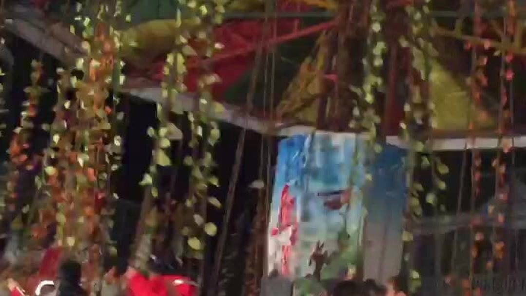 复合板毛孔男女纷纷捐款