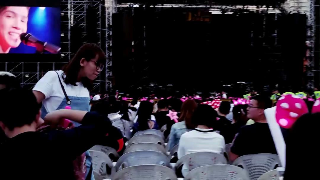 周杰伦演唱会西安站2017.4.29(进场)