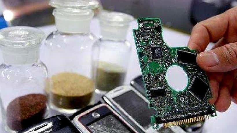 一吨旧手机能提炼多少克黄金?说出来你可能不信,比金矿还赚钱